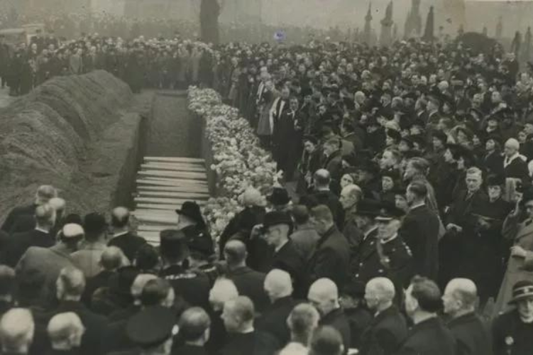 Famous Fires in History - 1941 Booth’s Clothing Factory Fire • Fireology